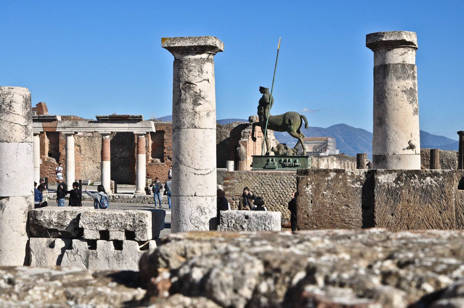 Neapol: najciekawsze atrakcje, Wezuwiusz, Pompeje