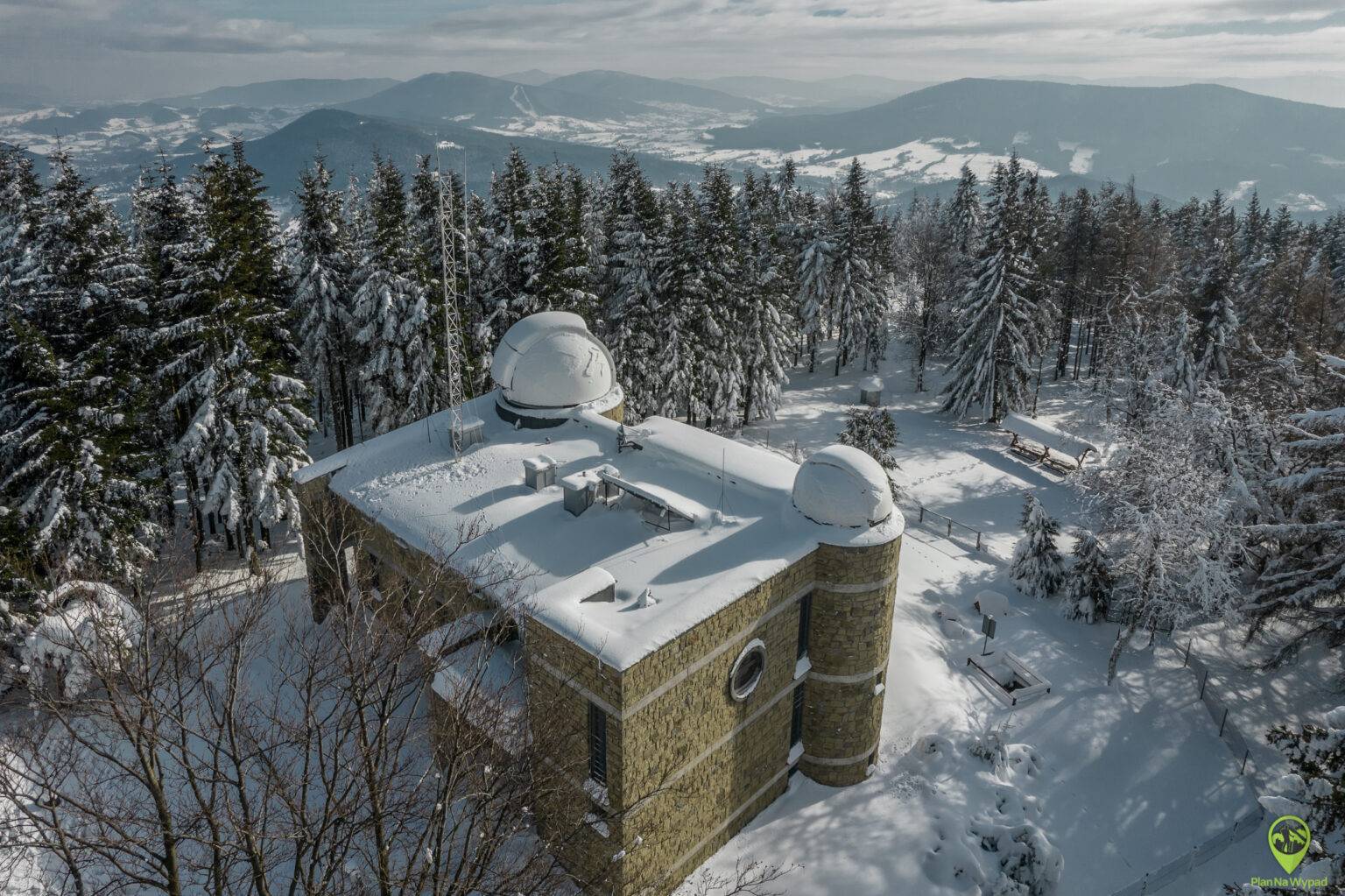 Najkrótszy szlak na Lubomir, łatwa trasa do schroniska