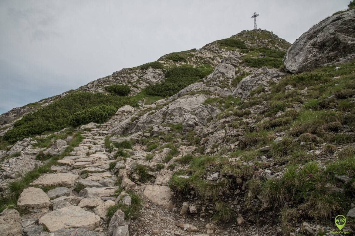 Szlak na Giewont: TOP 3 trasy, ile się idzie? Pętla z łańcuchami