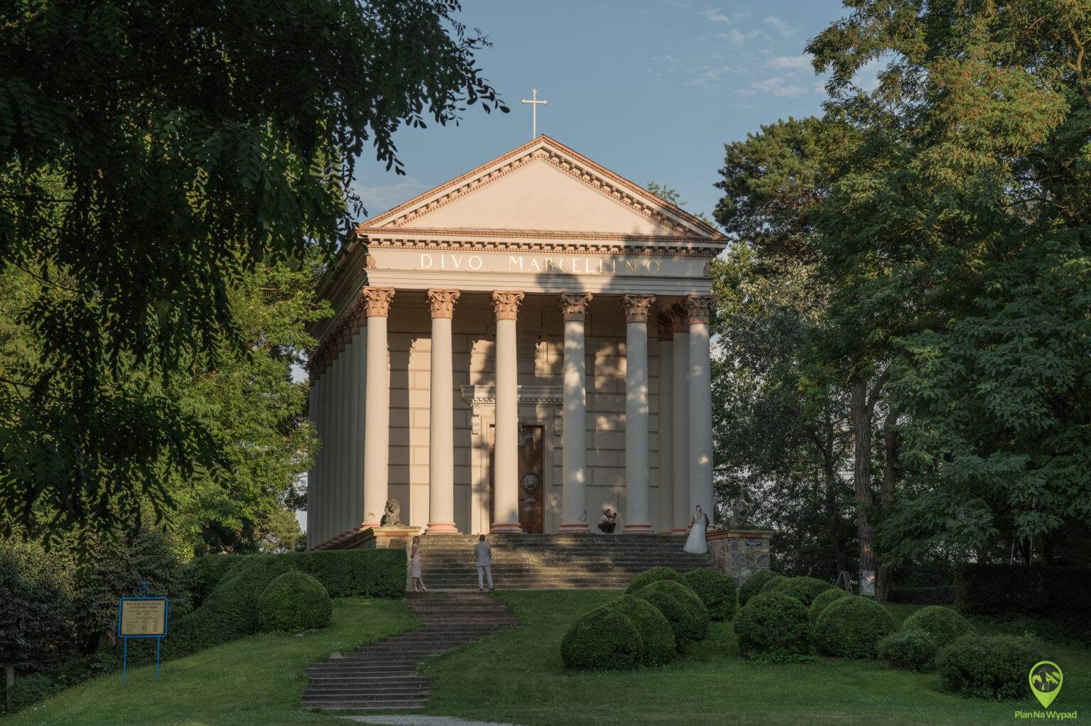 Rogalin: zwiedzanie pałacu, dęby rogalińskie, mapa atrakcji