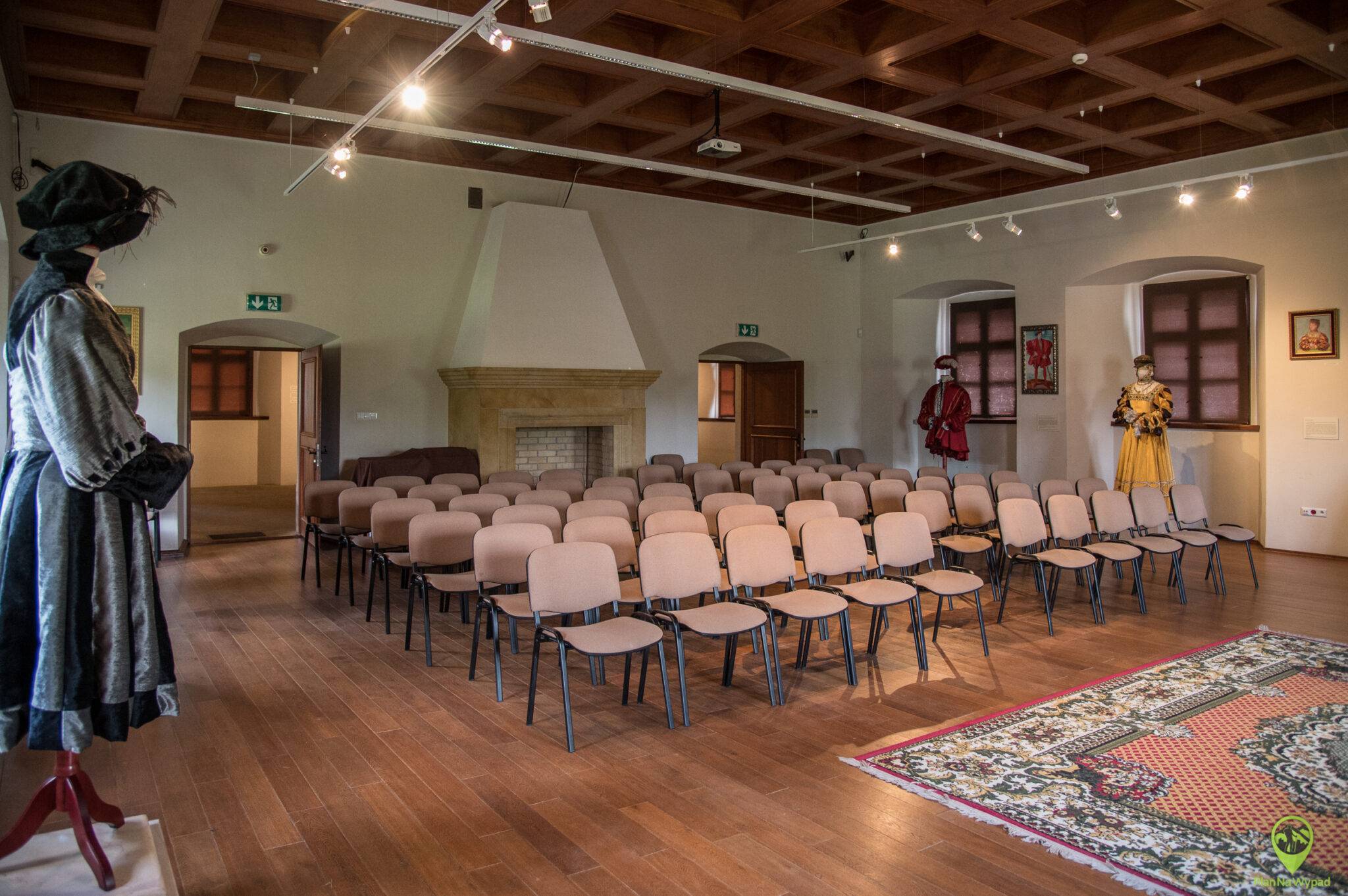 Szymbark (Małopolska): atrakcje, skansen i kasztel, zwiedzanie