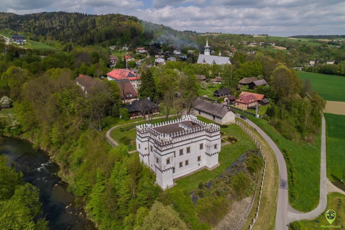 Szymbark (Małopolska): atrakcje, skansen i kasztel, zwiedzanie