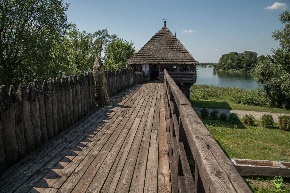 Ostrów Lednicki: TOP 3 atrakcje, które trzeba zobaczyć