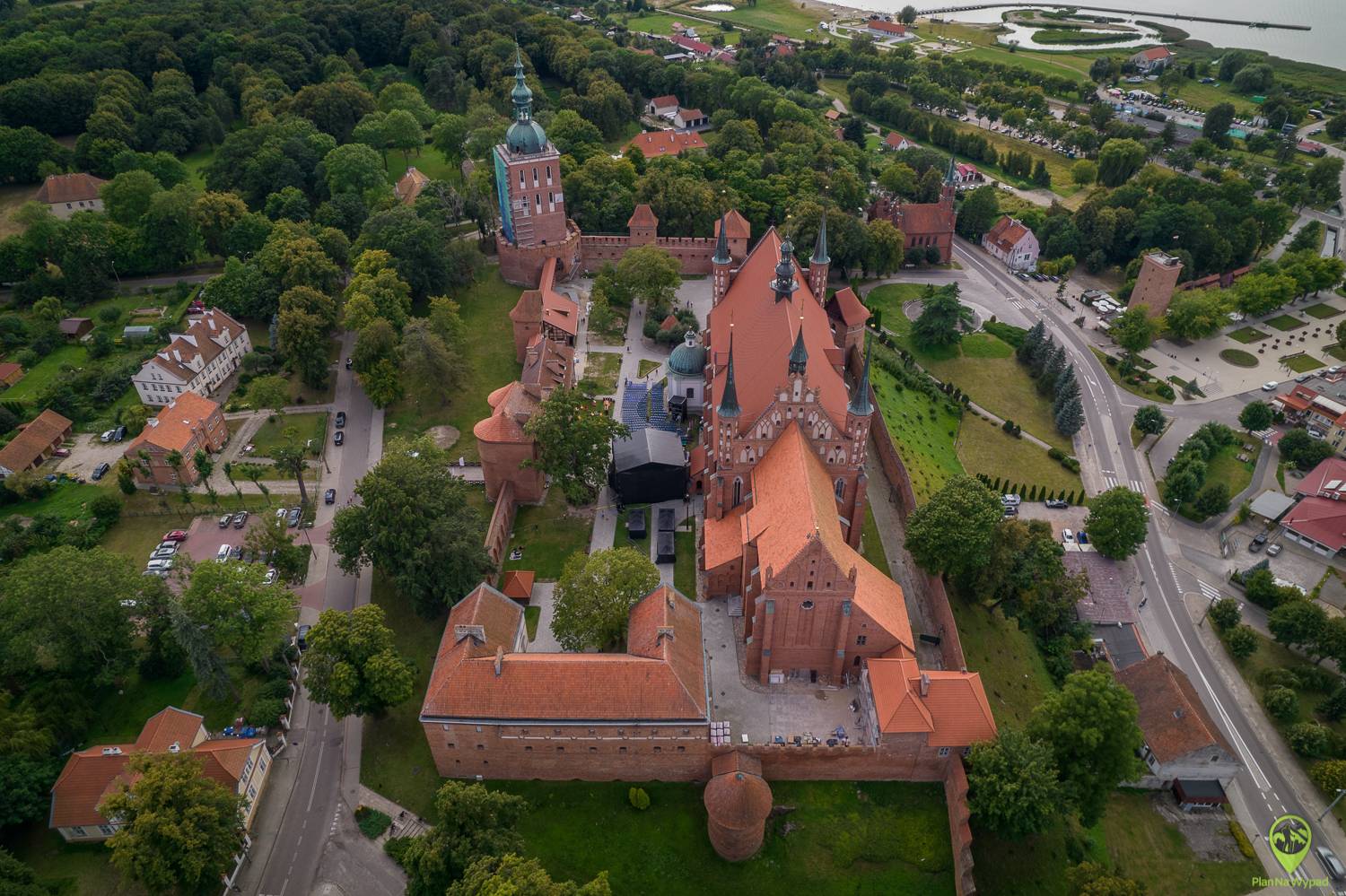 Frombork: TOP 5 atrakcji, co warto zobaczyć? Katedra, koncerty
